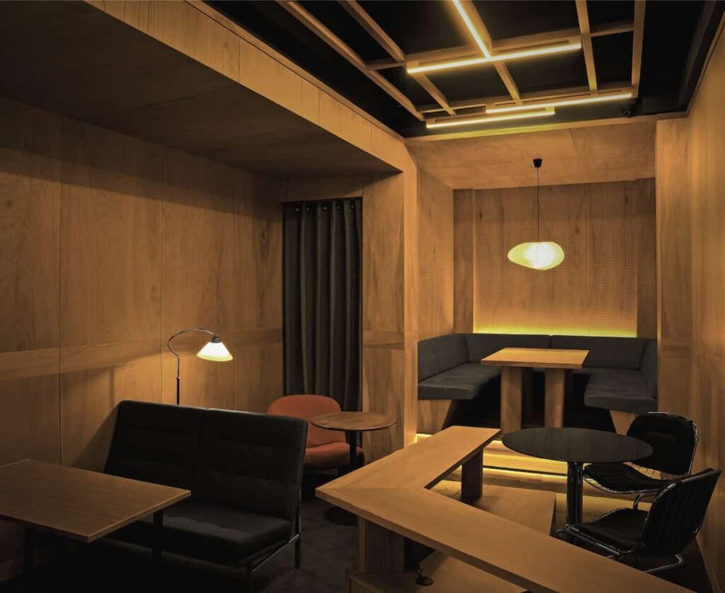 Romantic Bars in Singapore: The Best Date Night Spots to Get Drunk on ...