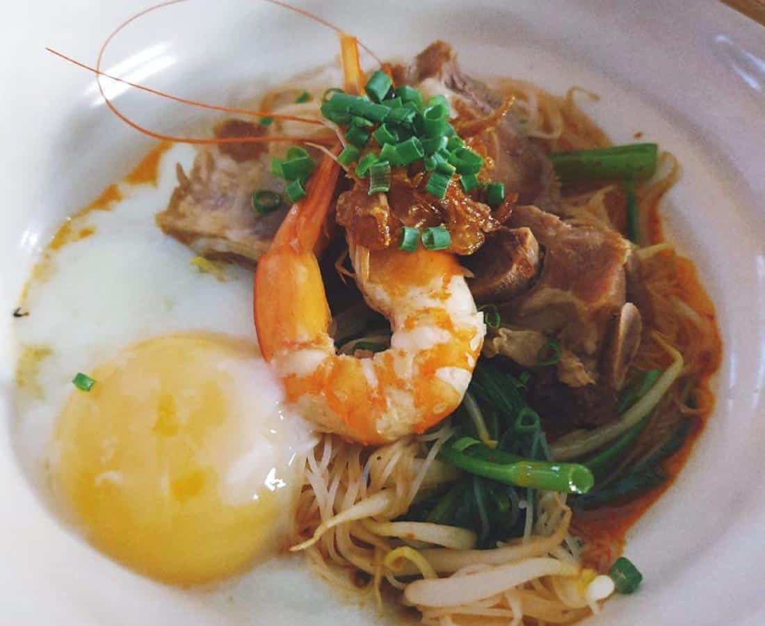 Best Prawn Noodles in Singapore: Where to Get Rich Seafood Broth Loaded ...