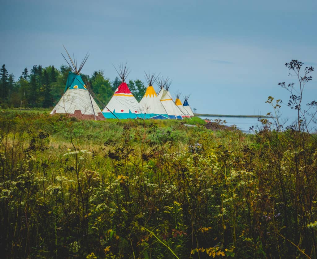 Wander From Home: Luscious landscapes and Monumental Architecture in ...