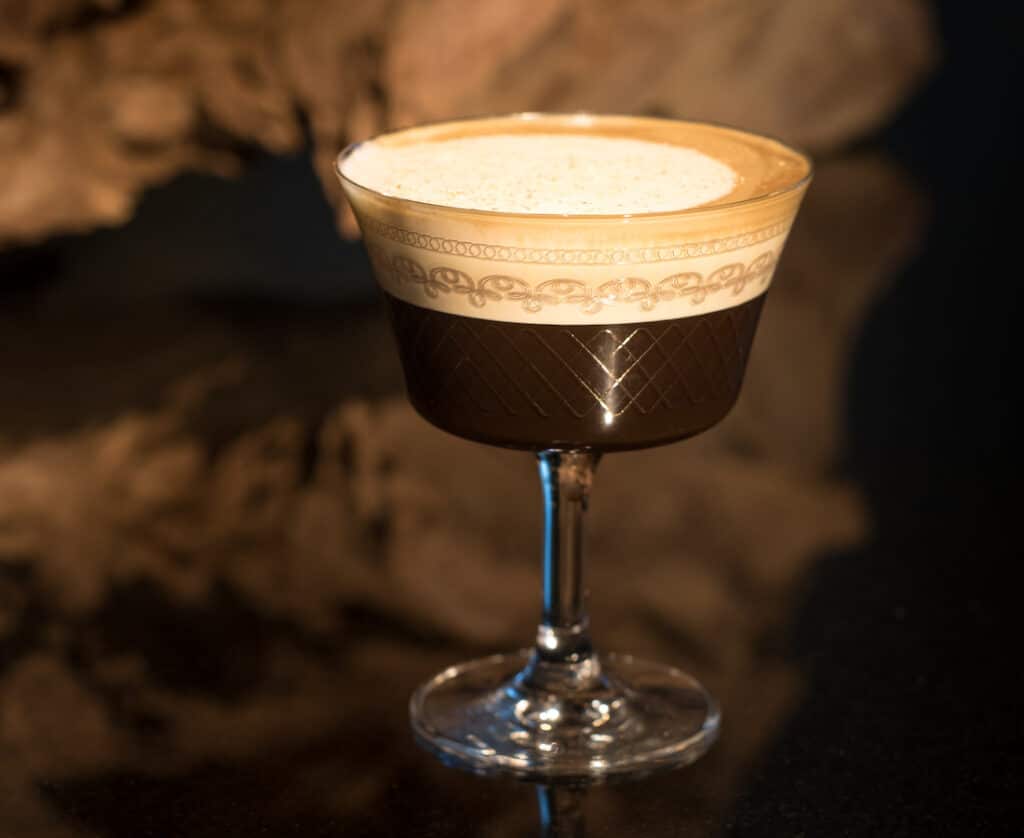 Bar Review: Mandarin Oriental Opens MO Bar Singapore at Marina Bay