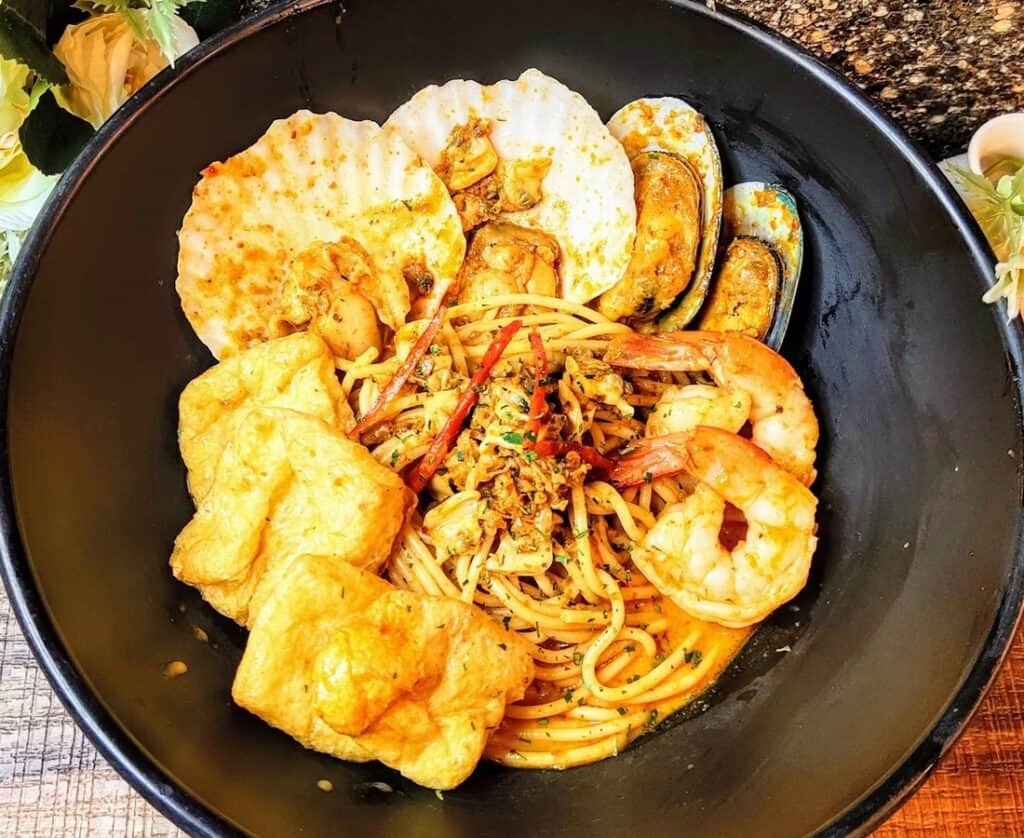 7 Fabulous Restaurants & Bars at Esplanade Theatres on the Bay in Singapore